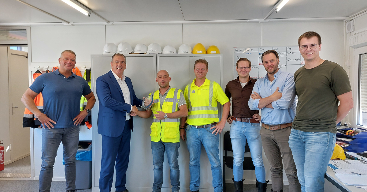 Performance Factory ontvangt de VeiligWerken pluim | Goossen Te Pas